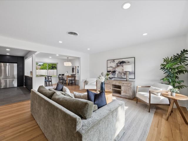 1814 Sea Queen Court