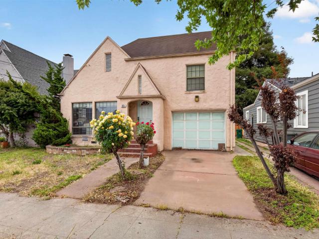 1814 Th Ave