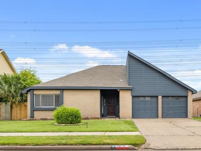 1814 Wildwood Dr, Deer Park, TX 77536
