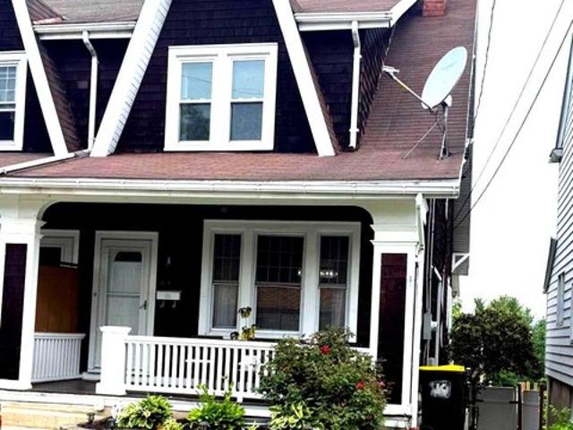 1814 3rd Ave, Pottsville, PA 17901