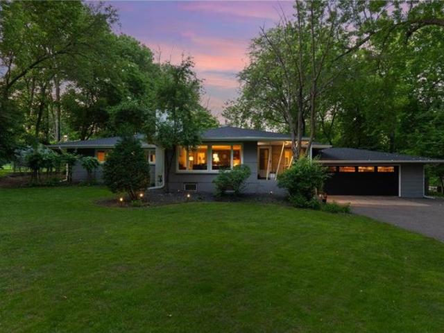 18150 Honeysuckle Ln, Wayzata, MN 55391