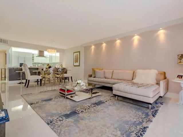 18151 NE 31st Ct #1905 Aventura, FL 33160