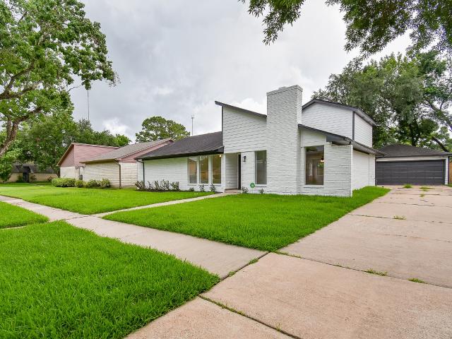 1815 Mustang Springs Drive