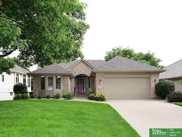 1815 N 132 Avenue Cir, Omaha, NE 68154