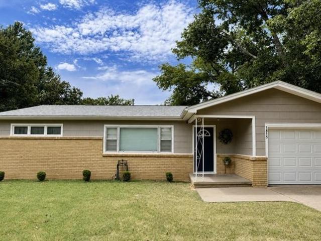 1815 N 9th St, Arkansas City, KS 67005