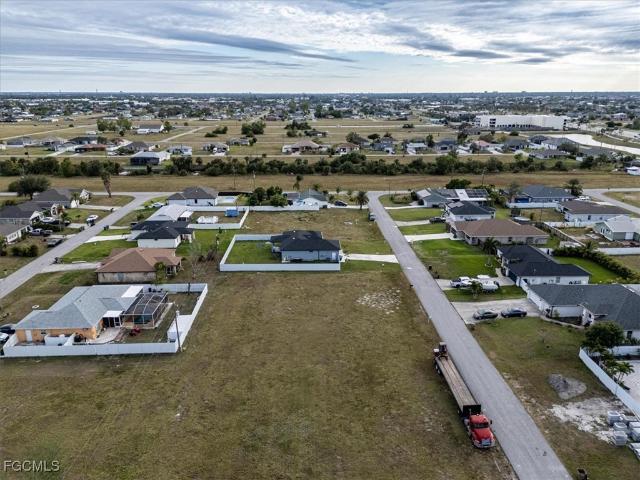 1815 NE 17th Pl, Cape Coral, FL 33909 | MLS #2025007