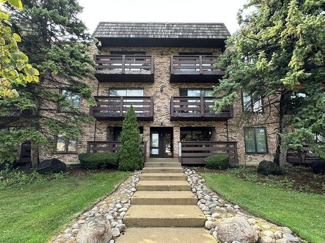 1815 Oakton St Apt 2A, Park Ridge, IL 60068