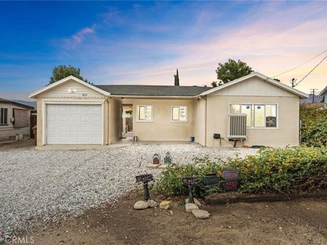 1815 Capri Ave, Mentone, CA 92359