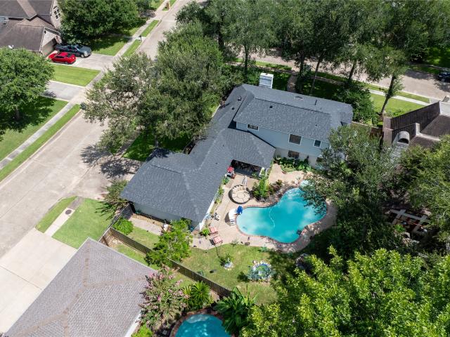1815 Cobblestone Court