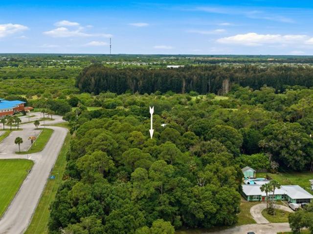 1815 Flora Ln, Vero Beach, FL 32966