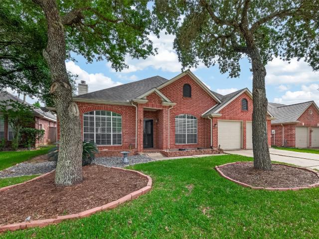 1815 Glen Oak Ct, Sugar Land, TX 77479 | MLS #57961 | Compass