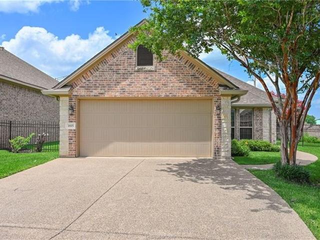 1815 Lakeshore Cir, College Station, TX 77845
