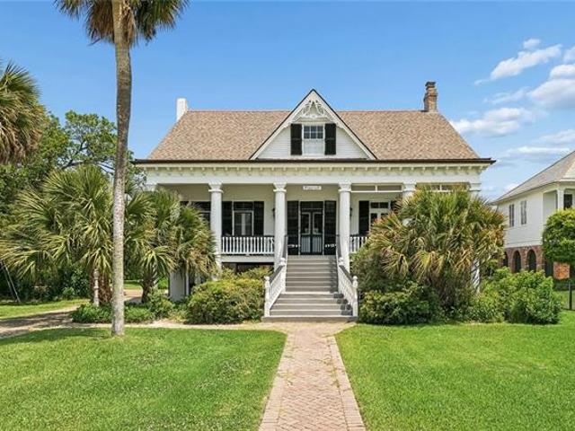 1815 Lakeshore Dr, Mandeville, LA 70448 | MLS #2555