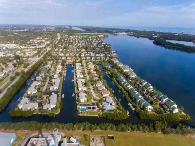 1815 Robalo Drive, C207, Vero Beach, FL 32960
