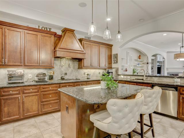 1815 Stacy Falls