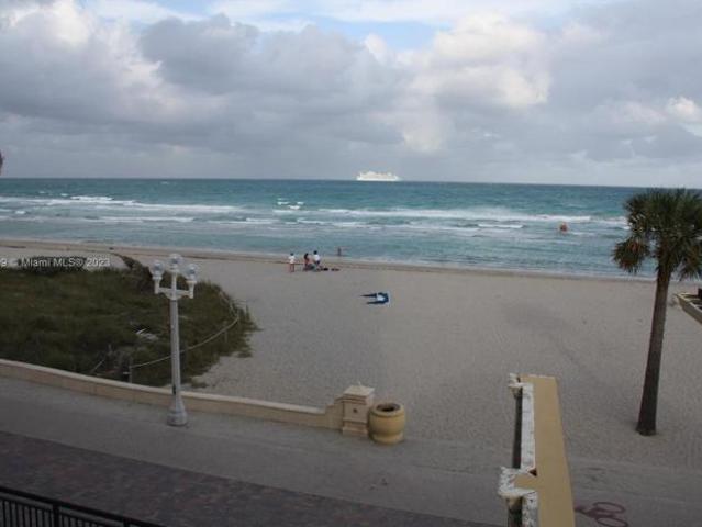 1815 Surf Rd N #301, Hollywood, FL 33019