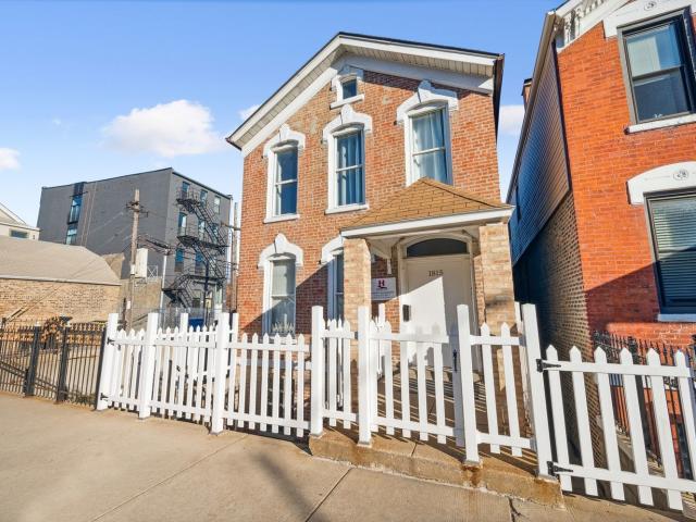 1815 S Ruble St, Unit 2, Chicago, IL 60616 | MLS #12596 | Compass
