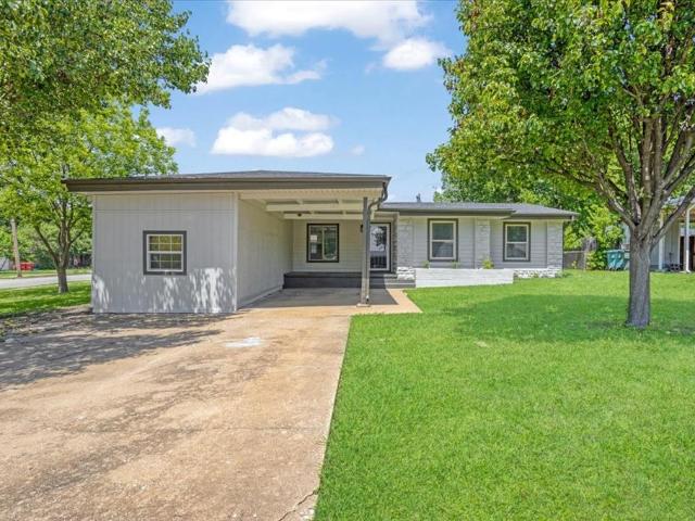 1815 W Brockett Street
