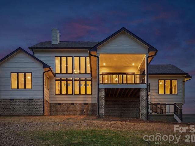 1815 White Fawn Lane
