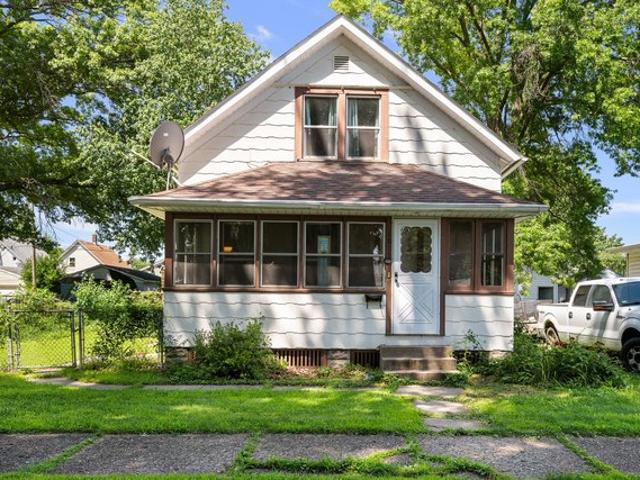 1815 4th St, Moline, IL 61265