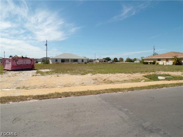 1816 NE 8th Pl, Cape Coral, FL 33909 | MLS #2026014 | Compass