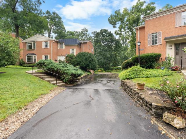 1816 Belle Meade Court