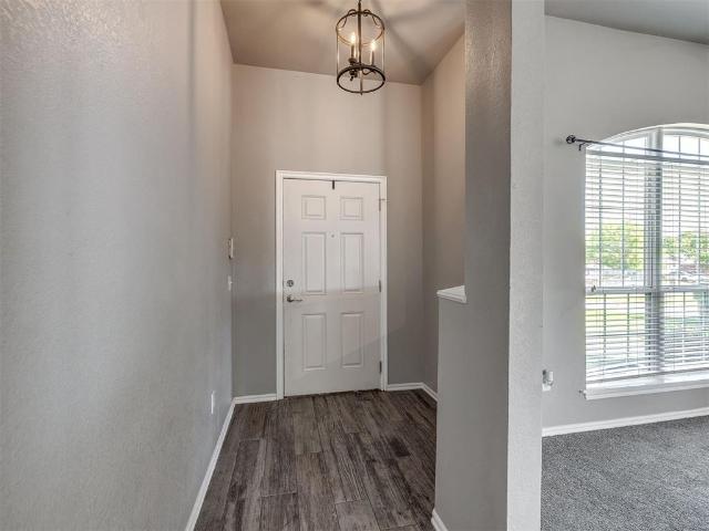 1816 Creekside Drive