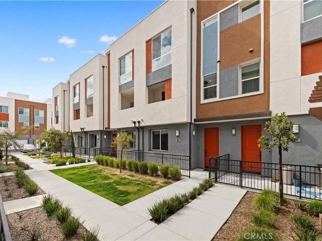 1816 E 1st 440