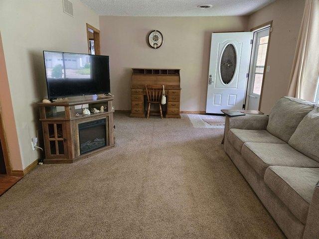 1816 E 20th Ave, Winfield, KS 67156