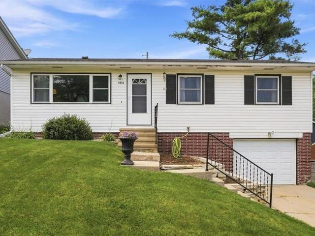 1816 Garry Ave NW, Cedar Rapids, IA 52405