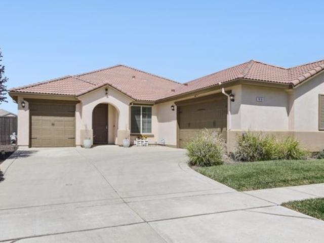 1816 Knights Ferry Dr, Plumas Lake, CA 95961