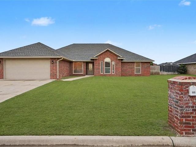 1816 Puma Dr, Altus, OK 73521
