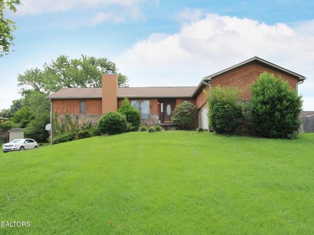 1816 River Shores Dr, Knoxville, TN 37914