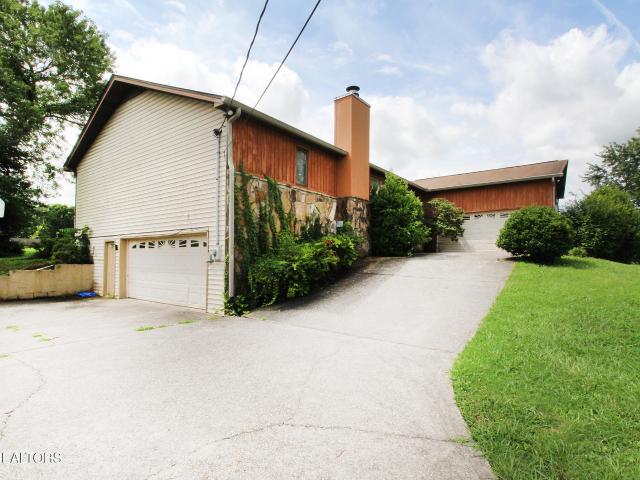 1816 River Shores Drive