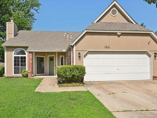 1816 S Gardenia Ave, Broken Arrow, OK 74012