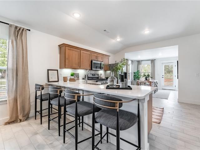 1816 Silk Street