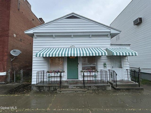 1816 4th Ave, Watervliet, NY 12189
