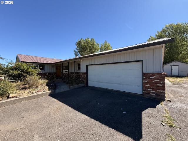 18177 highway 395