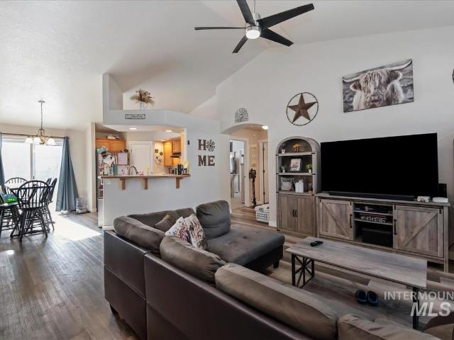 18179 Calico Ave