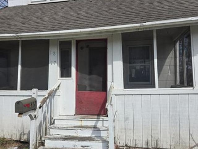 1817 Maplewood Ave, Lansing, MI 48910