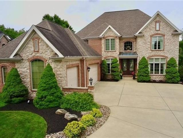 1817 Constitution Blvd, Valencia, PA 16059