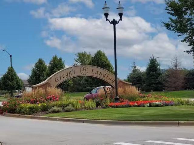 1817 Crenshaw Cir, Vernon Hills, IL 60061 MLS #12473856