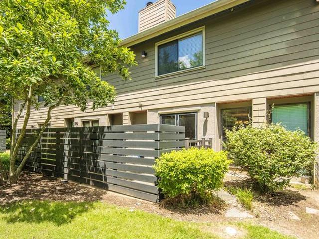 1817 Crossflower Cv Unit 84, Germantown, TN 38138
