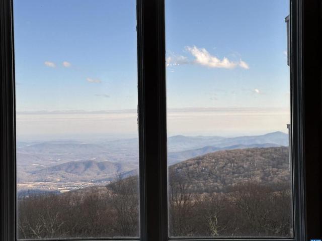 1817 High Ridge Ct Condos