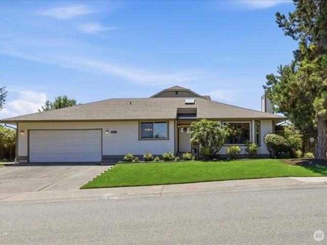 1817 SW 325th Pl, Federal Way, WA 98023