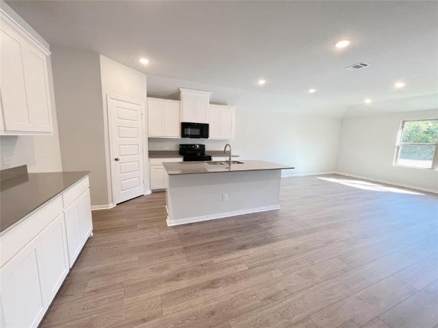 1817 Saint James Place Lane
