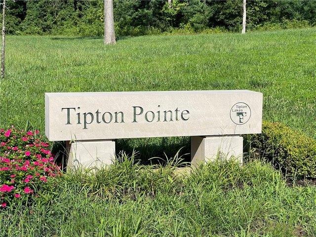 1817 Tipton Point Ct, Columbus, IN 47201