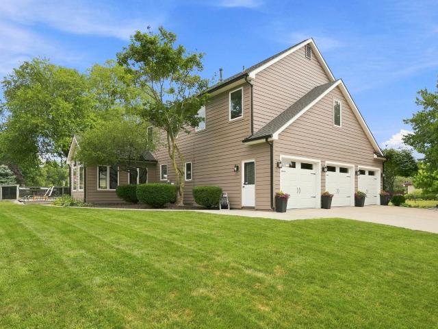 1817 Woodland Lake Pass