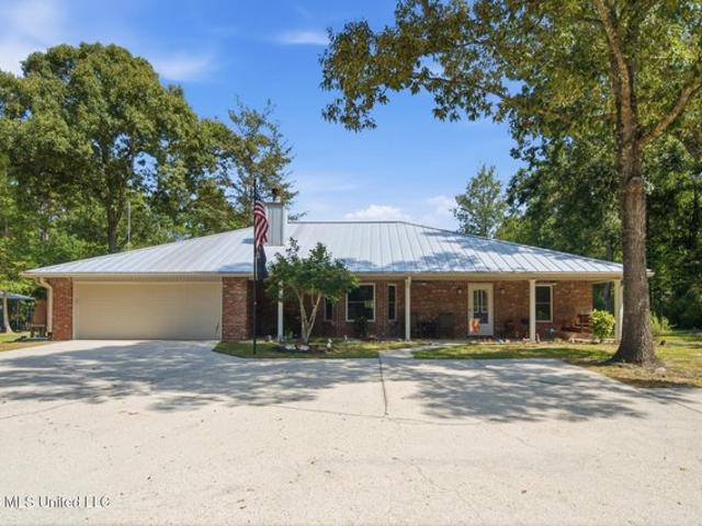 18188 Howison Dr, Saucier, MS 39574