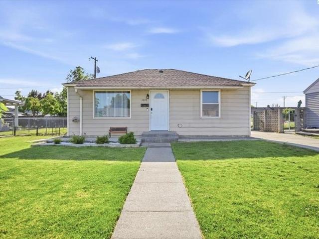1818 N 11th Ave, Pasco, WA 99301